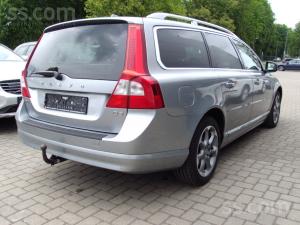 Grey Volvo V70 2012 in Riga, with an engine capacity of 2.00 L and mileage of 243 thousand km for 8400 €, photo 4 on AUTOMOTO.COM.LV
