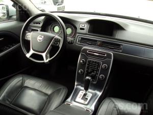 Grey Volvo V70 2012 in Riga, with an engine capacity of 2.00 L and mileage of 243 thousand km for 8400 €, photo 7 on AUTOMOTO.COM.LV