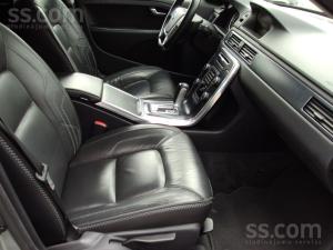 Grey Volvo V70 2012 in Riga, with an engine capacity of 2.00 L and mileage of 243 thousand km for 8400 €, photo 8 on AUTOMOTO.COM.LV