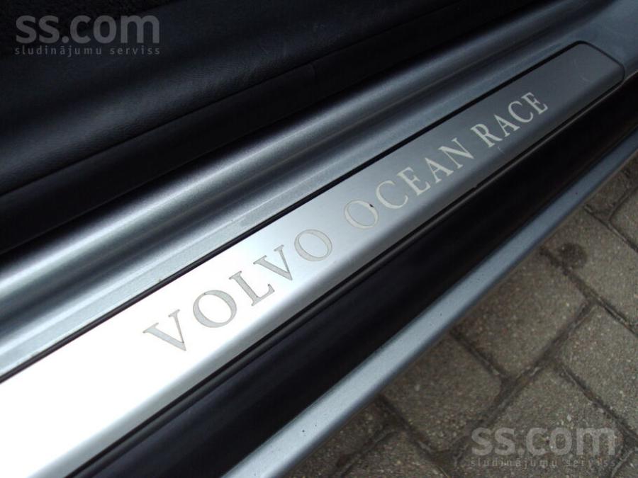 Grey Volvo V70 2012 in Riga, with an engine capacity of 2.00 L and mileage of 243 thousand km for 8400 €, photo 12 on AUTOMOTO.COM.LV
