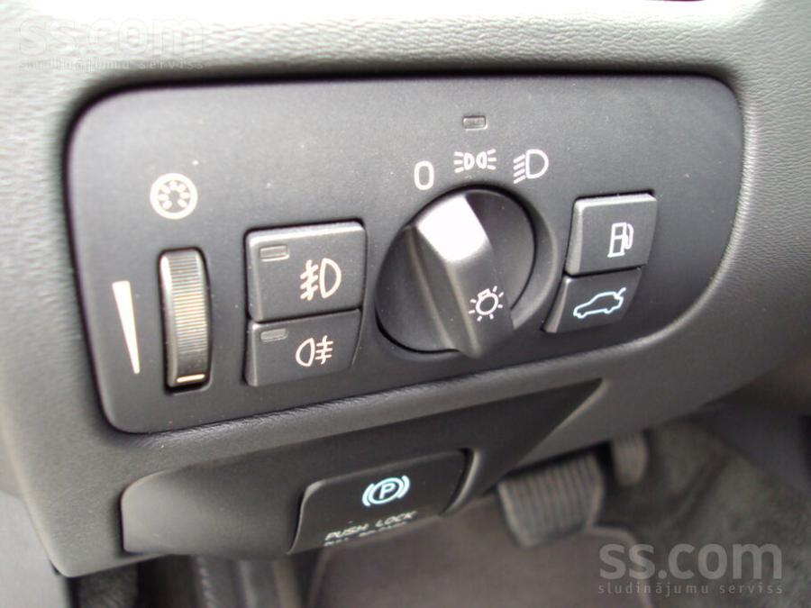 Grey Volvo V70 2012 in Riga, with an engine capacity of 2.00 L and mileage of 243 thousand km for 8400 €, photo 13 on AUTOMOTO.COM.LV