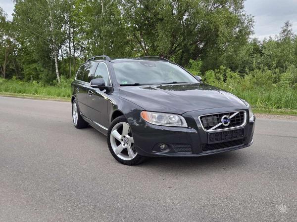Grey Volvo V70 2012 in Kaunas, with an engine capacity of 1.98 L and mileage of 269 thousand km for 6650 €, photo 3 on AUTOMOTO.COM.LV