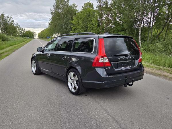 Grey Volvo V70 2012 in Kaunas, with an engine capacity of 1.98 L and mileage of 269 thousand km for 6650 €, photo 7 on AUTOMOTO.COM.LV