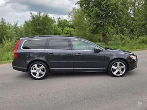 Grey Volvo V70 2012 in Kaunas, with an engine capacity of 1.98 L and mileage of 269 thousand km for 6650 €, photo 5 on AUTOMOTO.COM.LV