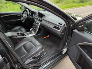 Grey Volvo V70 2012 in Kaunas, with an engine capacity of 1.98 L and mileage of 269 thousand km for 6650 €, photo 14 on AUTOMOTO.COM.LV