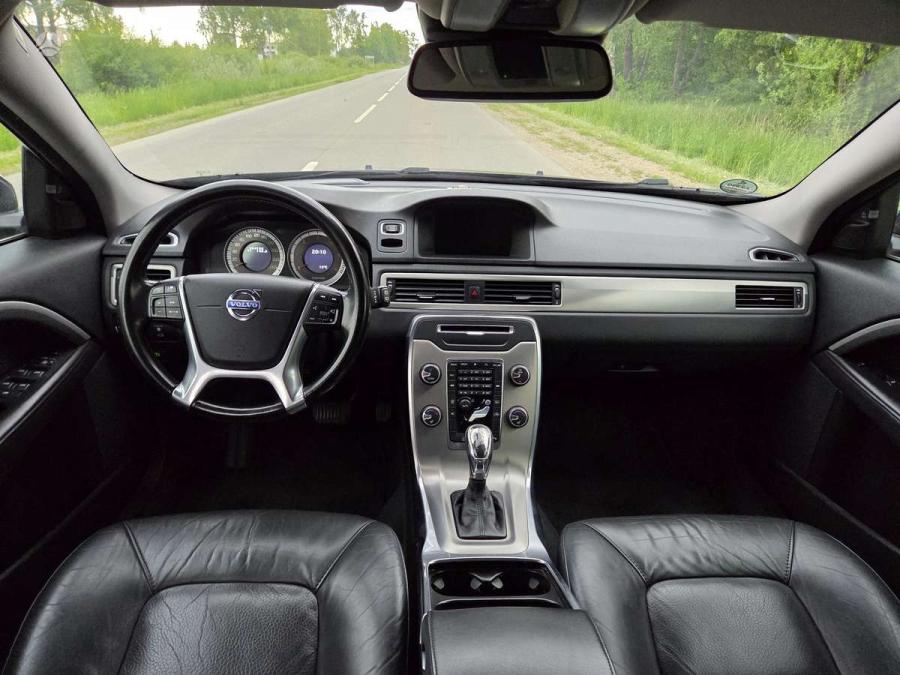 Grey Volvo V70 2012 in Kaunas, with an engine capacity of 1.98 L and mileage of 269 thousand km for 6650 €, photo 15 on AUTOMOTO.COM.LV