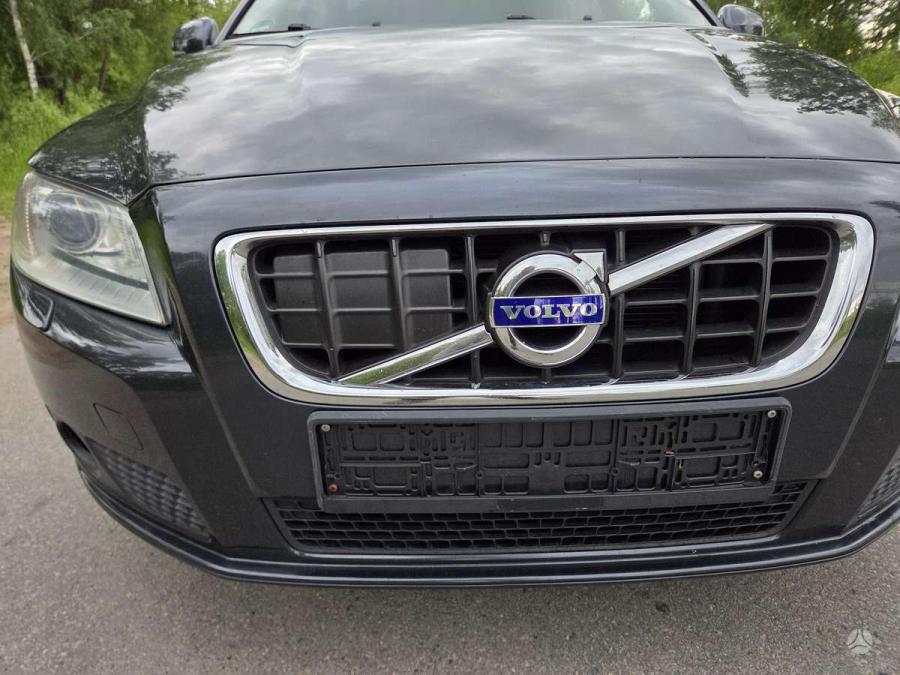 Grey Volvo V70 2012 in Kaunas, with an engine capacity of 1.98 L and mileage of 269 thousand km for 6650 €, photo 19 on AUTOMOTO.COM.LV