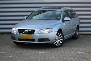 Grey Volvo V70 2012 in Jurmala, with an engine capacity of 2.00 L and mileage of 352 thousand km for 6995 €, photo  on AUTOMOTO.COM.LV
