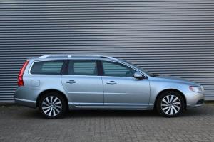 Pelēks Volvo V70 2012 Jūrmala, ar dzinēja tilpumu 2.00 L un nobraukumu 352 tūkst. km par 6995 €, foto 5 vietnē AUTOMOTO.COM.LV
