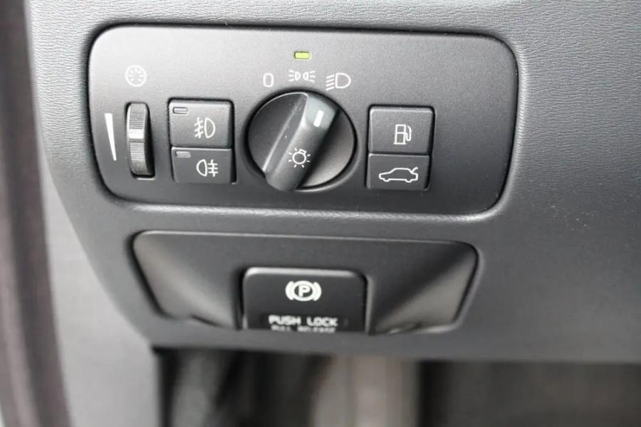 Pelēks Volvo V70 2012 Jūrmala, ar dzinēja tilpumu 2.00 L un nobraukumu 352 tūkst. km par 6995 €, foto 13 vietnē AUTOMOTO.COM.LV