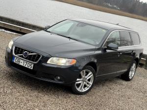 Grey Volvo V70 2012 in Riga, with an engine capacity of 2.00 L and mileage of 265 thousand km for 6900 €, photo  on AUTOMOTO.COM.LV