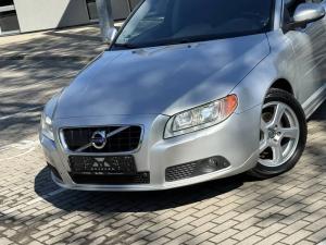 Grey Volvo V70 2012 in Jurmala, with an engine capacity of 2.00 L and mileage of 250 thousand km for 4950 €, photo 4 on AUTOMOTO.COM.LV