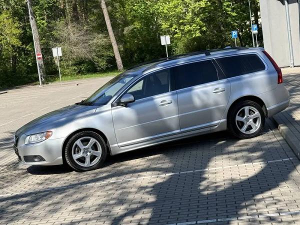 Pelēks Volvo V70 2012 Jūrmala, ar dzinēja tilpumu 2.00 L un nobraukumu 250 tūkst. km par 4950 €, foto 7 vietnē AUTOMOTO.COM.LV