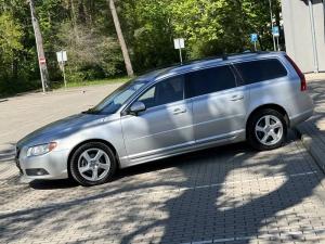 Grey Volvo V70 2012 in Jurmala, with an engine capacity of 2.00 L and mileage of 250 thousand km for 4950 €, photo 8 on AUTOMOTO.COM.LV