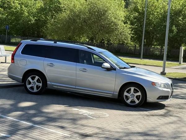 Pelēks Volvo V70 2012 Jūrmala, ar dzinēja tilpumu 2.00 L un nobraukumu 250 tūkst. km par 4950 €, foto 8 vietnē AUTOMOTO.COM.LV