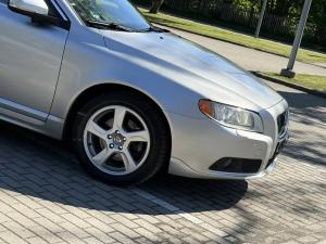 Grey Volvo V70 2012 in Jurmala, with an engine capacity of 2.00 L and mileage of 250 thousand km for 4950 €, photo 11 on AUTOMOTO.COM.LV