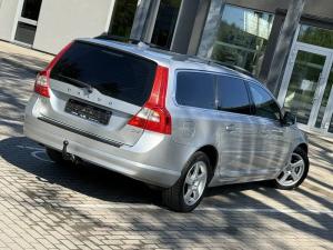 Grey Volvo V70 2012 in Jurmala, with an engine capacity of 2.00 L and mileage of 250 thousand km for 4950 €, photo 15 on AUTOMOTO.COM.LV