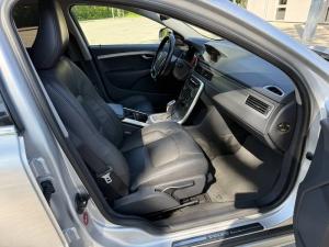 Grey Volvo V70 2012 in Jurmala, with an engine capacity of 2.00 L and mileage of 250 thousand km for 4950 €, photo 19 on AUTOMOTO.COM.LV