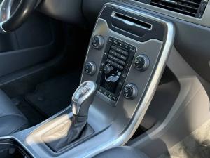 Grey Volvo V70 2012 in Jurmala, with an engine capacity of 2.00 L and mileage of 250 thousand km for 4950 €, photo 21 on AUTOMOTO.COM.LV
