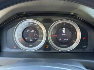 Grey Volvo V70 2012 in Jurmala, with an engine capacity of 2.00 L and mileage of 250 thousand km for 4950 €, photo 32 on AUTOMOTO.COM.LV