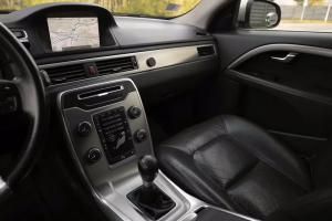Pelēks Volvo V70 2012 Jelgava, ar dzinēja tilpumu 2.00 L un nobraukumu 446 tūkst. km par 5200 €, foto 14 vietnē AUTOMOTO.COM.LV