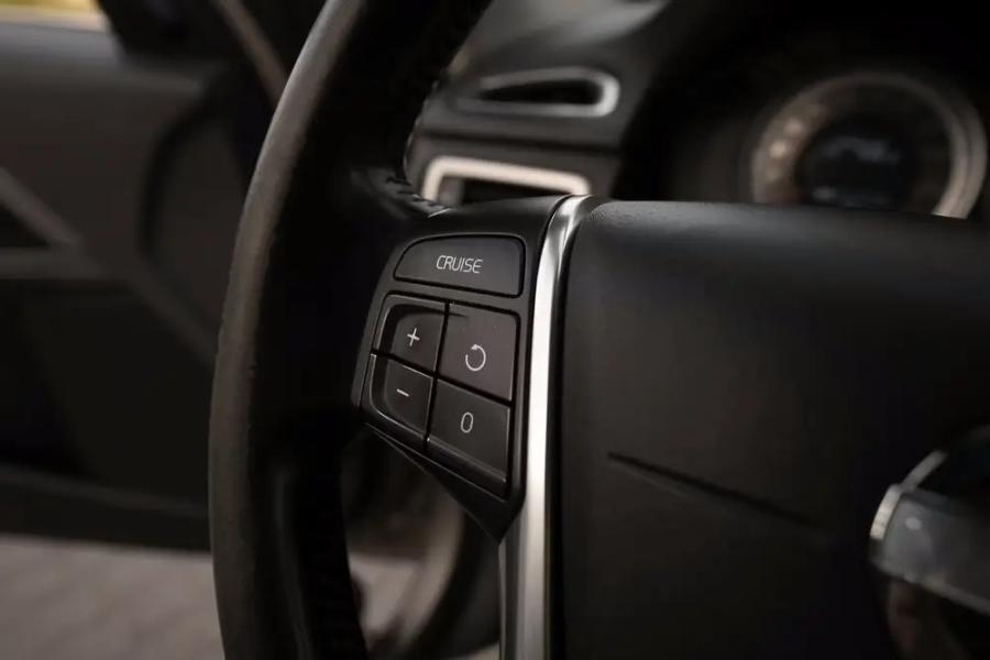 Pelēks Volvo V70 2012 Jelgava, ar dzinēja tilpumu 2.00 L un nobraukumu 446 tūkst. km par 5200 €, foto 15 vietnē AUTOMOTO.COM.LV