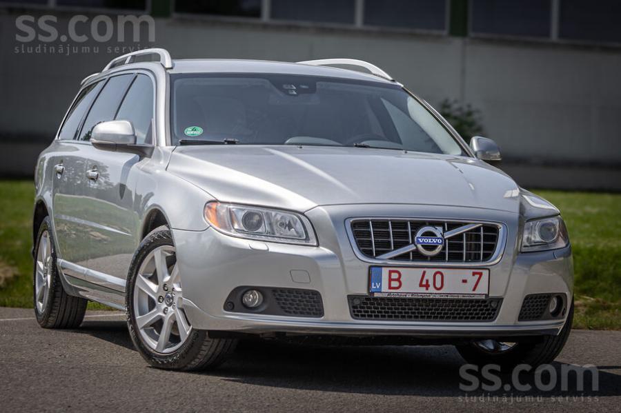 Grey Volvo V70 2012 in Tukums, with an engine capacity of 2.00 L and mileage of 318 thousand km for 6990 €, photo 5 on AUTOMOTO.COM.LV