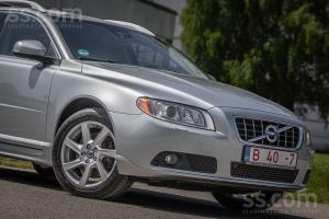 Grey Volvo V70 2012 in Tukums, with an engine capacity of 2.00 L and mileage of 318 thousand km for 6990 €, photo 6 on AUTOMOTO.COM.LV