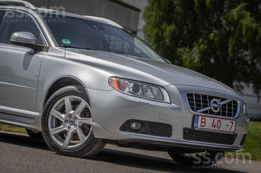 Grey Volvo V70 2012 in Tukums, with an engine capacity of 2.00 L and mileage of 318 thousand km for 6990 €, photo 6 on AUTOMOTO.COM.LV