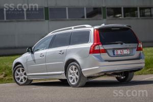 Grey Volvo V70 2012 in Tukums, with an engine capacity of 2.00 L and mileage of 318 thousand km for 6990 €, photo 9 on AUTOMOTO.COM.LV