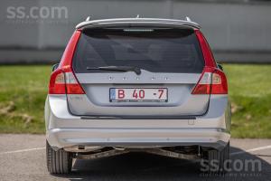 Grey Volvo V70 2012 in Tukums, with an engine capacity of 2.00 L and mileage of 318 thousand km for 6990 €, photo 12 on AUTOMOTO.COM.LV