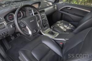 Grey Volvo V70 2012 in Tukums, with an engine capacity of 2.00 L and mileage of 318 thousand km for 6990 €, photo 17 on AUTOMOTO.COM.LV