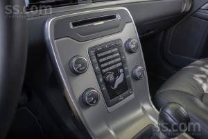 Grey Volvo V70 2012 in Tukums, with an engine capacity of 2.00 L and mileage of 318 thousand km for 6990 €, photo 24 on AUTOMOTO.COM.LV