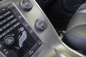 Grey Volvo V70 2012 in Tukums, with an engine capacity of 2.00 L and mileage of 318 thousand km for 6990 €, photo 25 on AUTOMOTO.COM.LV
