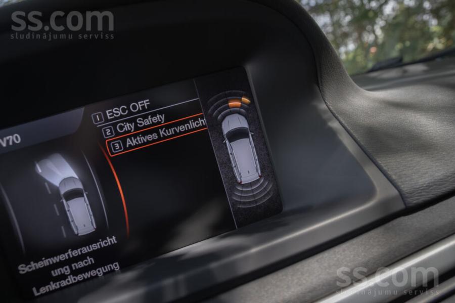 Grey Volvo V70 2012 in Tukums, with an engine capacity of 2.00 L and mileage of 318 thousand km for 6990 €, photo 28 on AUTOMOTO.COM.LV