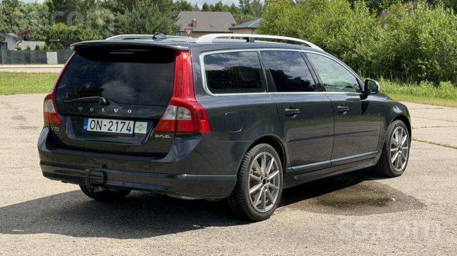 Pelēks Volvo V70 2012 Aizkraukle, ar dzinēja tilpumu 2.00 L un nobraukumu 209 tūkst. km par 5970 €, foto 4 vietnē AUTOMOTO.COM.LV