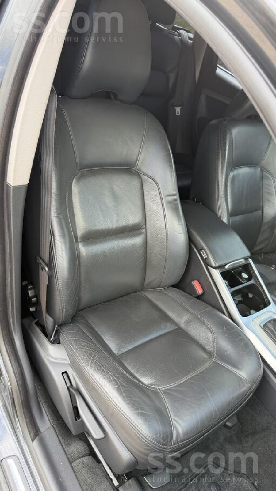 Pelēks Volvo V70 2012 Aizkraukle, ar dzinēja tilpumu 2.00 L un nobraukumu 209 tūkst. km par 5970 €, foto 12 vietnē AUTOMOTO.COM.LV