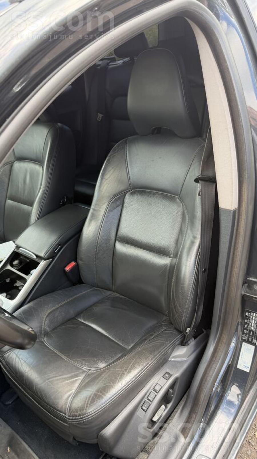 Pelēks Volvo V70 2012 Aizkraukle, ar dzinēja tilpumu 2.00 L un nobraukumu 209 tūkst. km par 5970 €, foto 16 vietnē AUTOMOTO.COM.LV