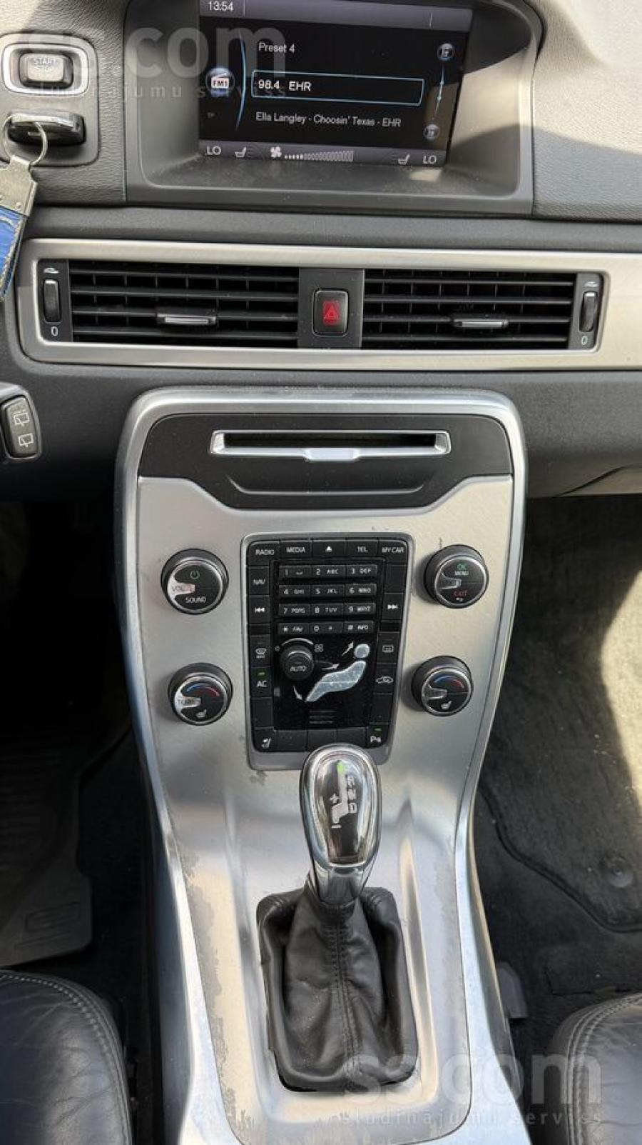 Pelēks Volvo V70 2012 Aizkraukle, ar dzinēja tilpumu 2.00 L un nobraukumu 209 tūkst. km par 5970 €, foto 18 vietnē AUTOMOTO.COM.LV