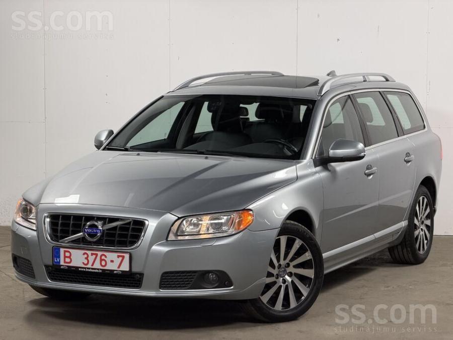 Grey Volvo V70 2012 in Jurmala, with an engine capacity of 2.00 L and mileage of 352 thousand km for 6995 €, photo 1 on AUTOMOTO.COM.LV