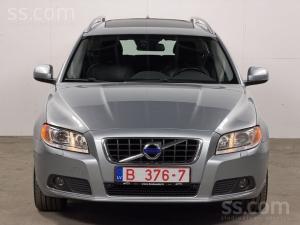 Grey Volvo V70 2012 in Jurmala, with an engine capacity of 2.00 L and mileage of 352 thousand km for 6995 €, photo 5 on AUTOMOTO.COM.LV
