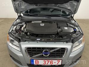 Grey Volvo V70 2012 in Jurmala, with an engine capacity of 2.00 L and mileage of 352 thousand km for 6995 €, photo 6 on AUTOMOTO.COM.LV
