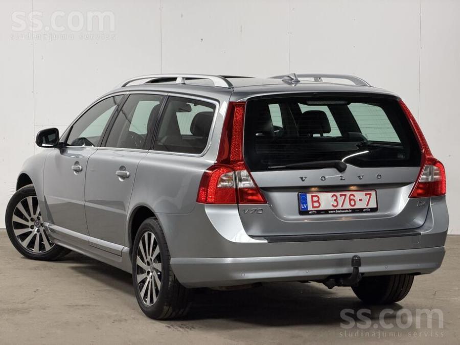 Grey Volvo V70 2012 in Jurmala, with an engine capacity of 2.00 L and mileage of 352 thousand km for 6995 €, photo 13 on AUTOMOTO.COM.LV