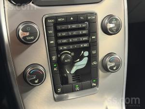 Grey Volvo V70 2012 in Jurmala, with an engine capacity of 2.00 L and mileage of 352 thousand km for 6995 €, photo 25 on AUTOMOTO.COM.LV