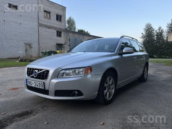 Pelēks Volvo V70 2012 Rīga, ar dzinēja tilpumu 2.00 L un nobraukumu 370 tūkst. km par 4150 €, foto 1 vietnē AUTOMOTO.COM.LV