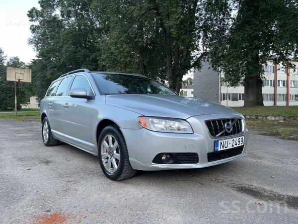 Pelēks Volvo V70 2012 Rīga, ar dzinēja tilpumu 2.00 L un nobraukumu 370 tūkst. km par 4150 €, foto 3 vietnē AUTOMOTO.COM.LV