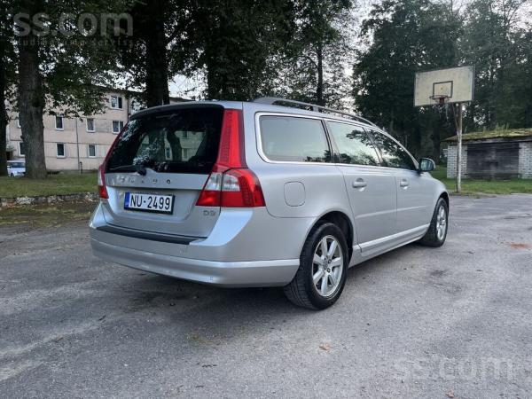 Pelēks Volvo V70 2012 Rīga, ar dzinēja tilpumu 2.00 L un nobraukumu 370 tūkst. km par 4150 €, foto 5 vietnē AUTOMOTO.COM.LV