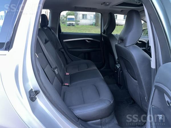 Pelēks Volvo V70 2012 Rīga, ar dzinēja tilpumu 2.00 L un nobraukumu 370 tūkst. km par 4150 €, foto 10 vietnē AUTOMOTO.COM.LV