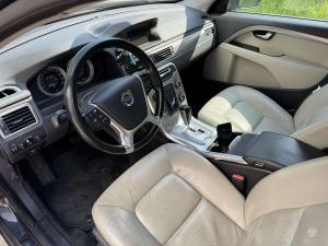 Pelēks Volvo V70 2012 Alīta, ar dzinēja tilpumu 2.00 L un nobraukumu 298 tūkst. km par 4250 €, foto 8 vietnē AUTOMOTO.COM.LV