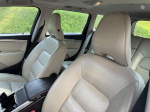 Pelēks Volvo V70 2012 Alīta, ar dzinēja tilpumu 2.00 L un nobraukumu 298 tūkst. km par 4250 €, foto 9 vietnē AUTOMOTO.COM.LV